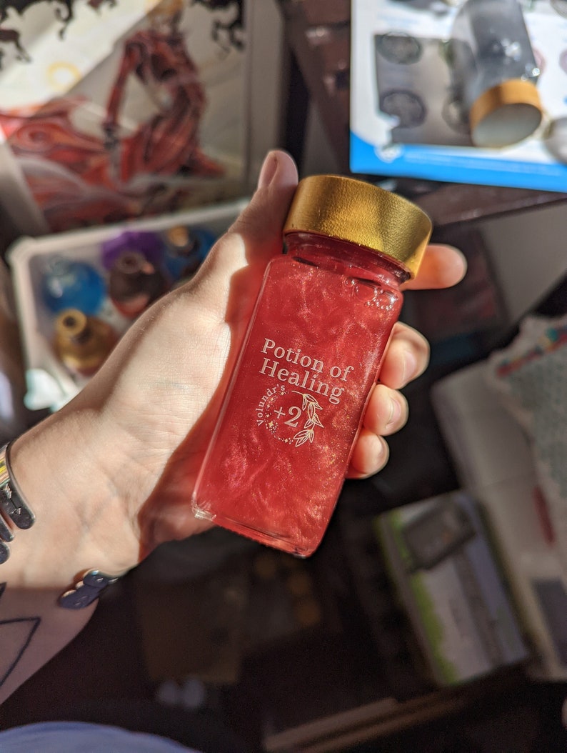 Potion of Healing 2d4 D&D Floating Dice - Etsy