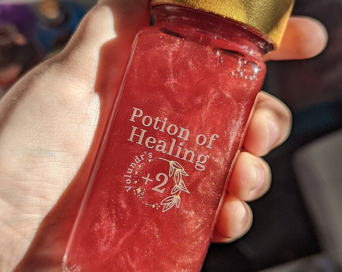 Potion of Healing 2d4 D&D Floating Dice - Etsy