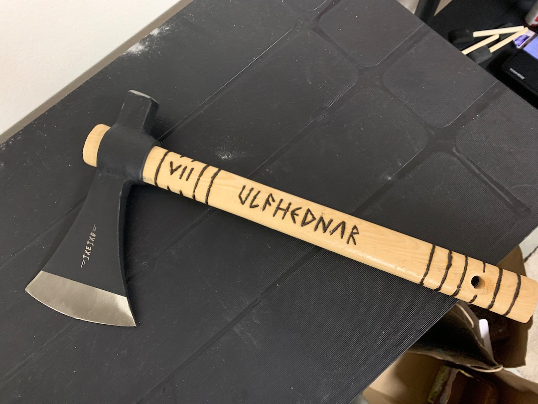 Throwing Tomahawks. Mountain Man, Viking Style. Hand Made and Engraved ...