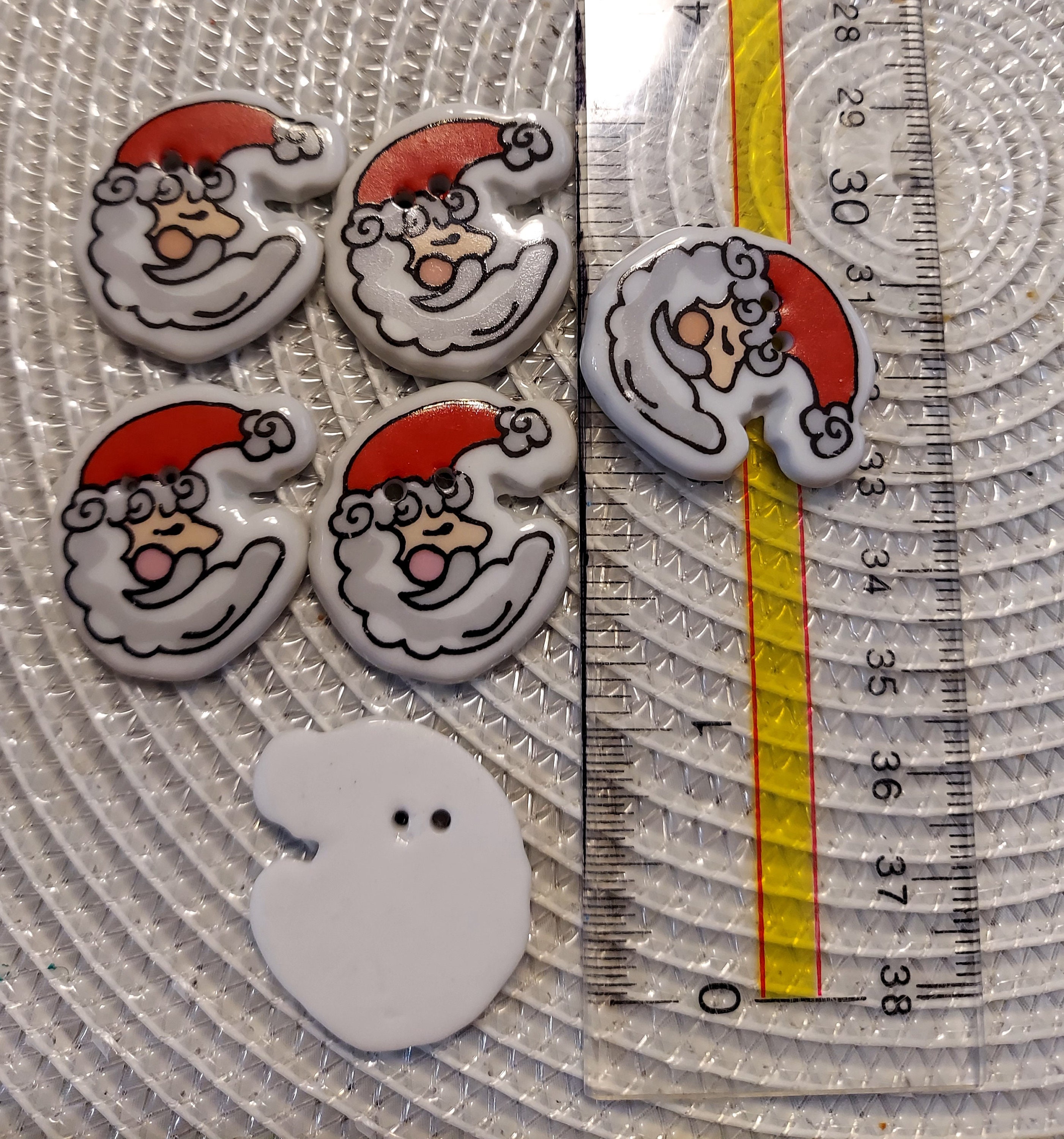 6 in the Set of Classic Santa Buttons Great for Sewing, Scrapbooking ...
