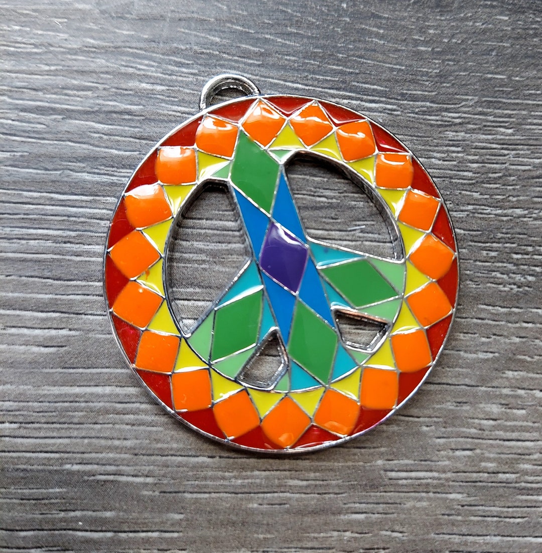 Round Peace Sign Pendants - Etsy