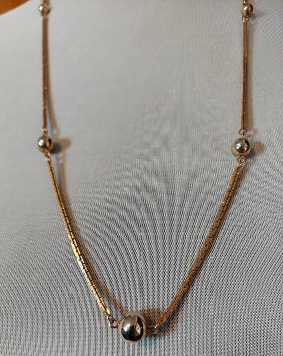 1978 Avon Gold Tone Rope Chain Beads Necklace - Gem