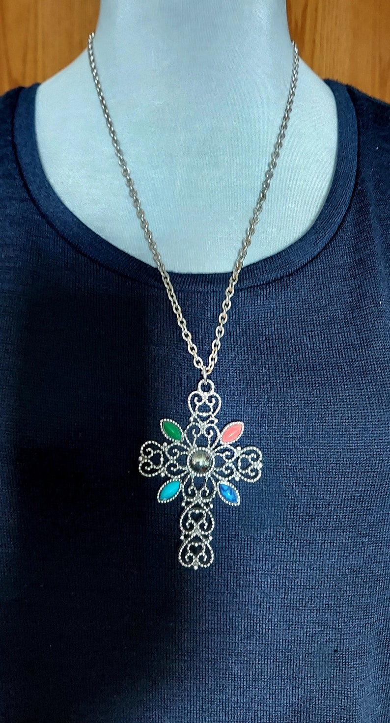Vintage 1972 AVON Cross Necklace - Etsy