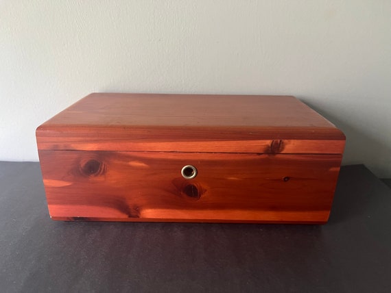 Vintage Lane Kleine Cedar Hope Truhe von Nothangle s in Bridgeport Conneticut Corner Breit Cannon Ausgezeichneter Zustand Perfektes Geschenk Etsy