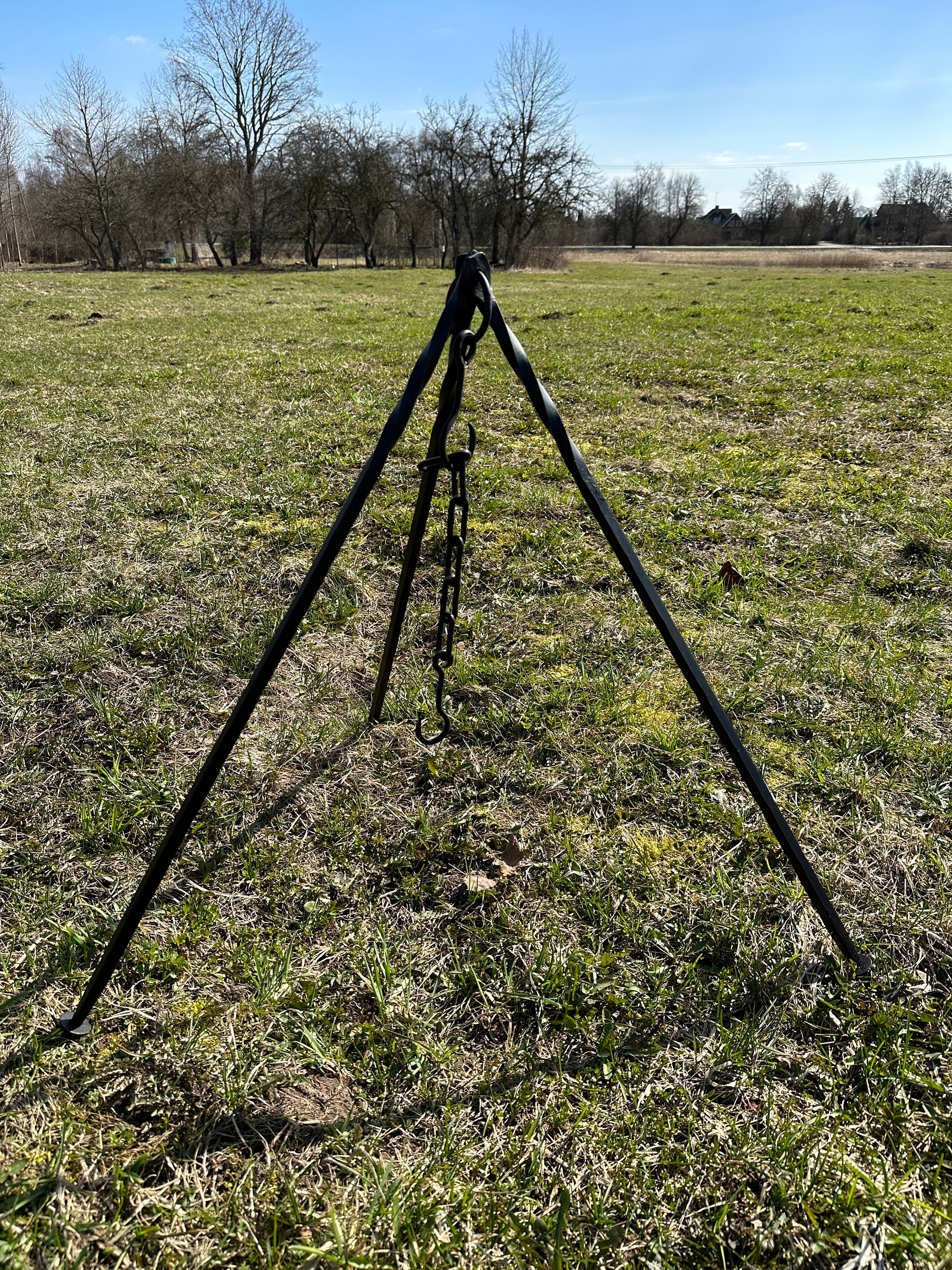 Strong Iron Campfire Cooking Tripod, Handmade With Wrought Iron Chain ...