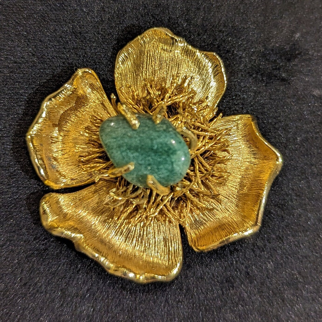 Mid-century jade Nugget Flower Brooch Stunning Goldtone Costume Piece ...