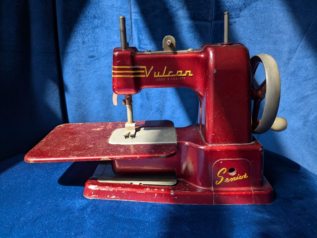 Vintage 1960's Vulcan Senior Toy Sewing Machine - Etsy