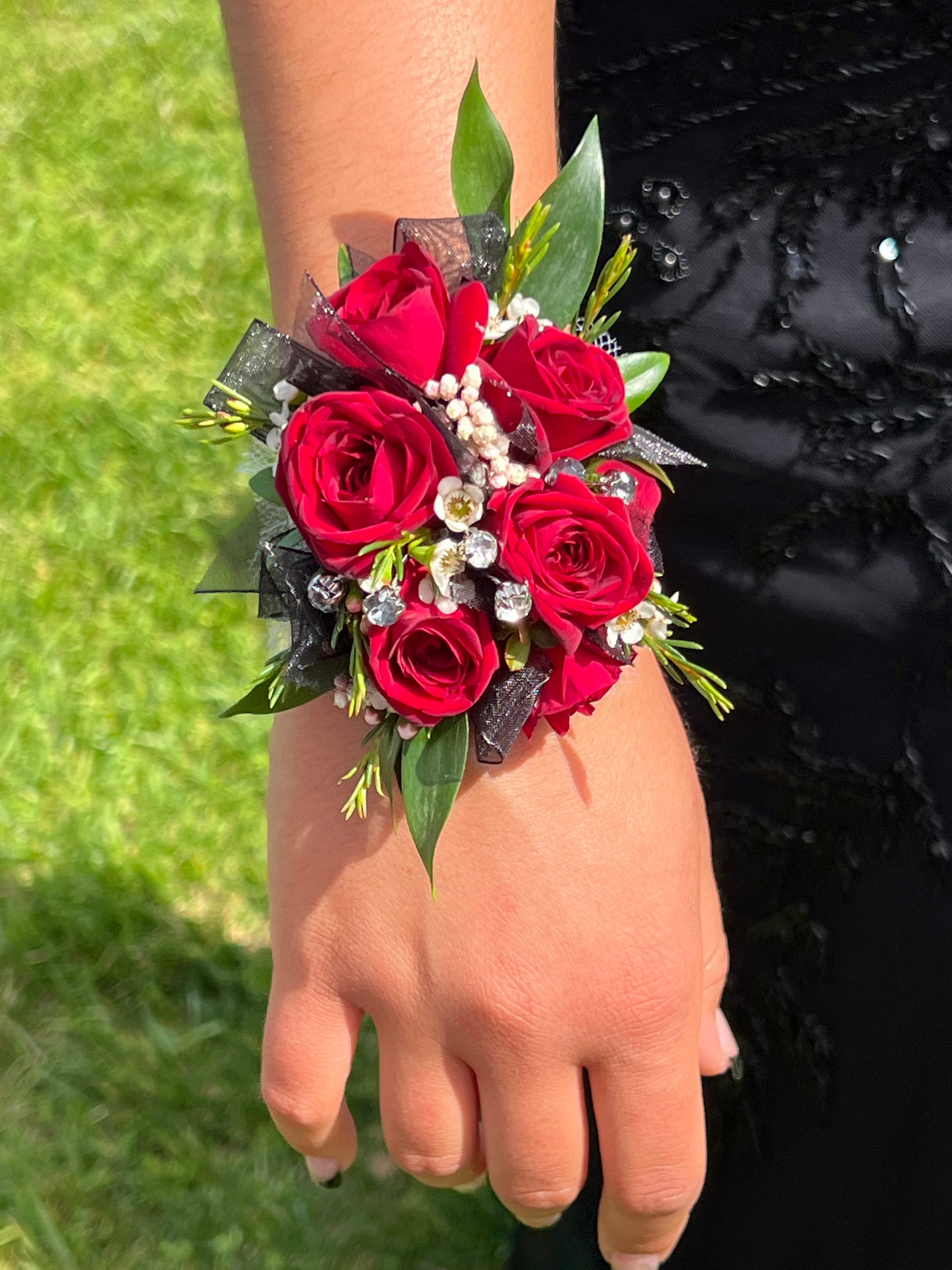 Custom Silk Floral Corsage and Boutonniere Set Capture the Fresh Flower ...