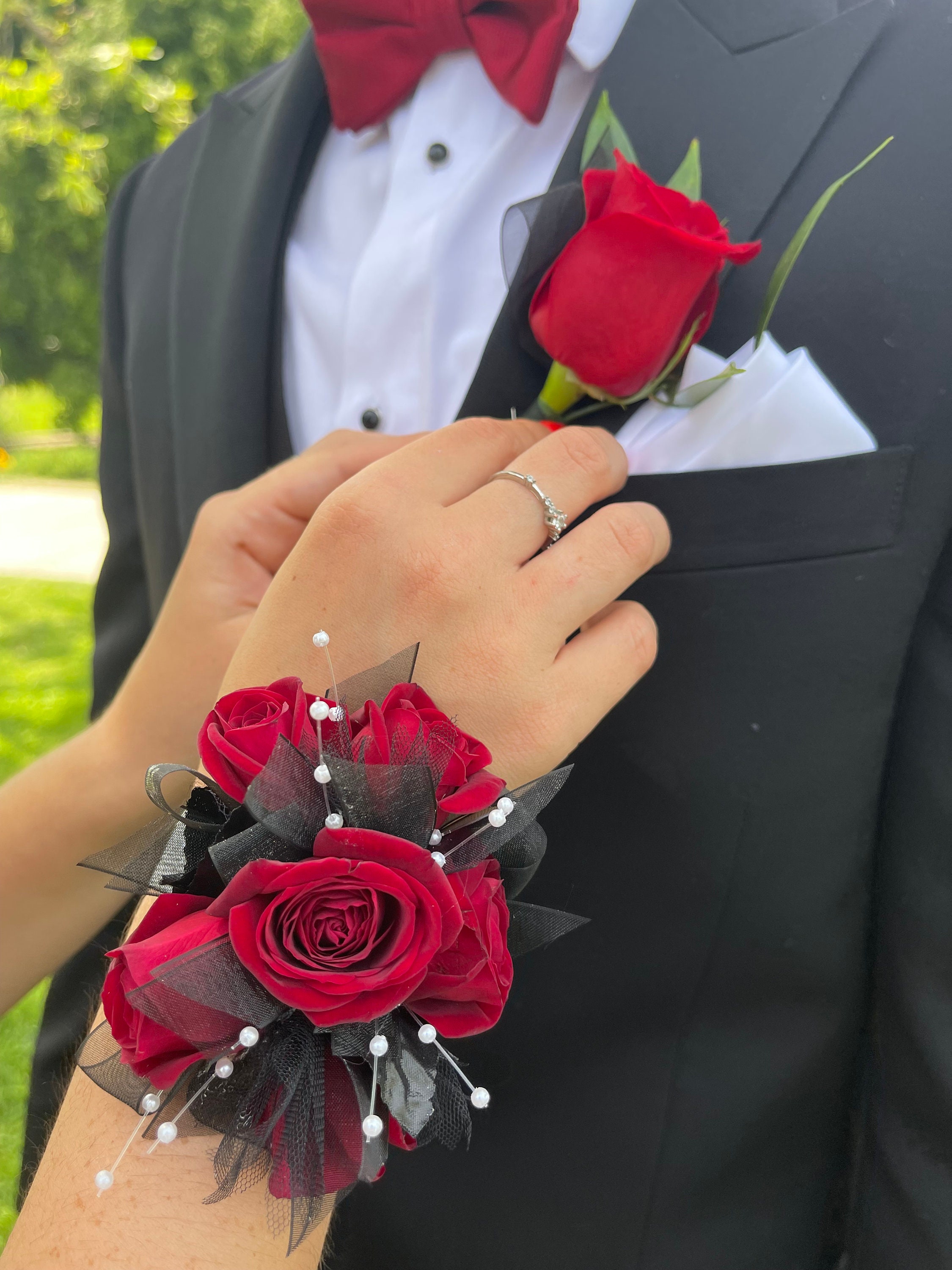 Custom Silk Floral Corsage and Boutonniere Set Capture the Fresh Flower ...