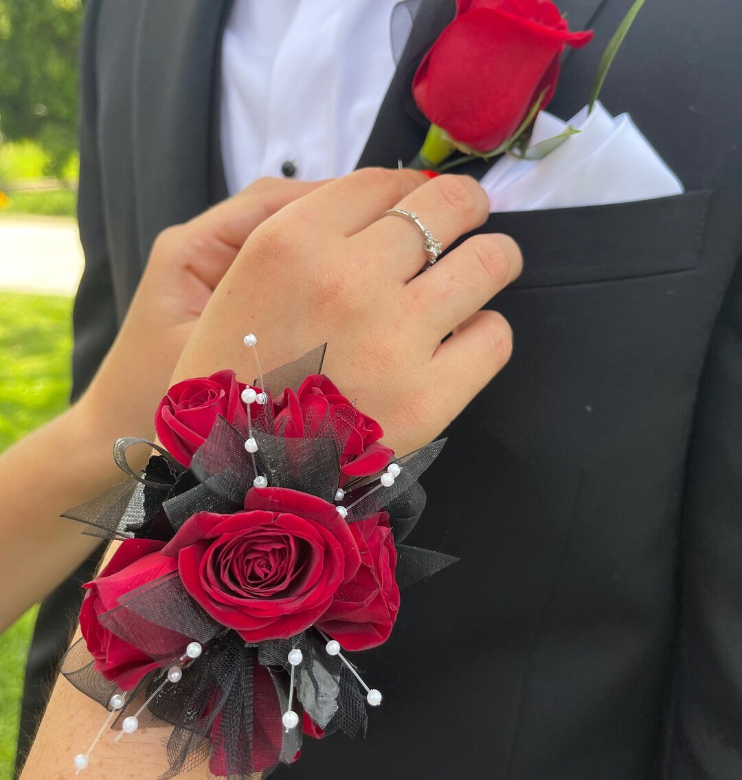 Custom Silk Floral Corsage and Boutonniere Set - Capture the Fresh ...