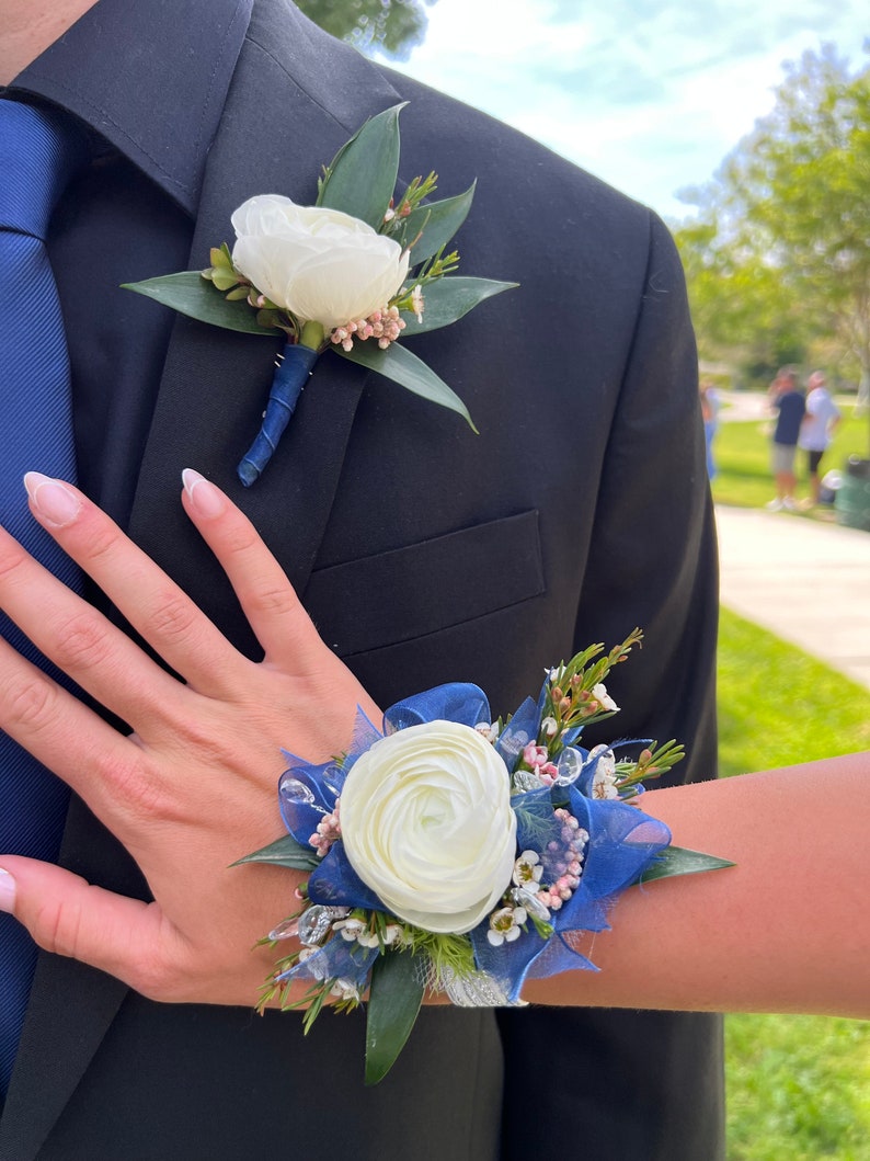 Custom Silk Floral Corsage and Boutonniere Set Capture the Fresh Flower ...