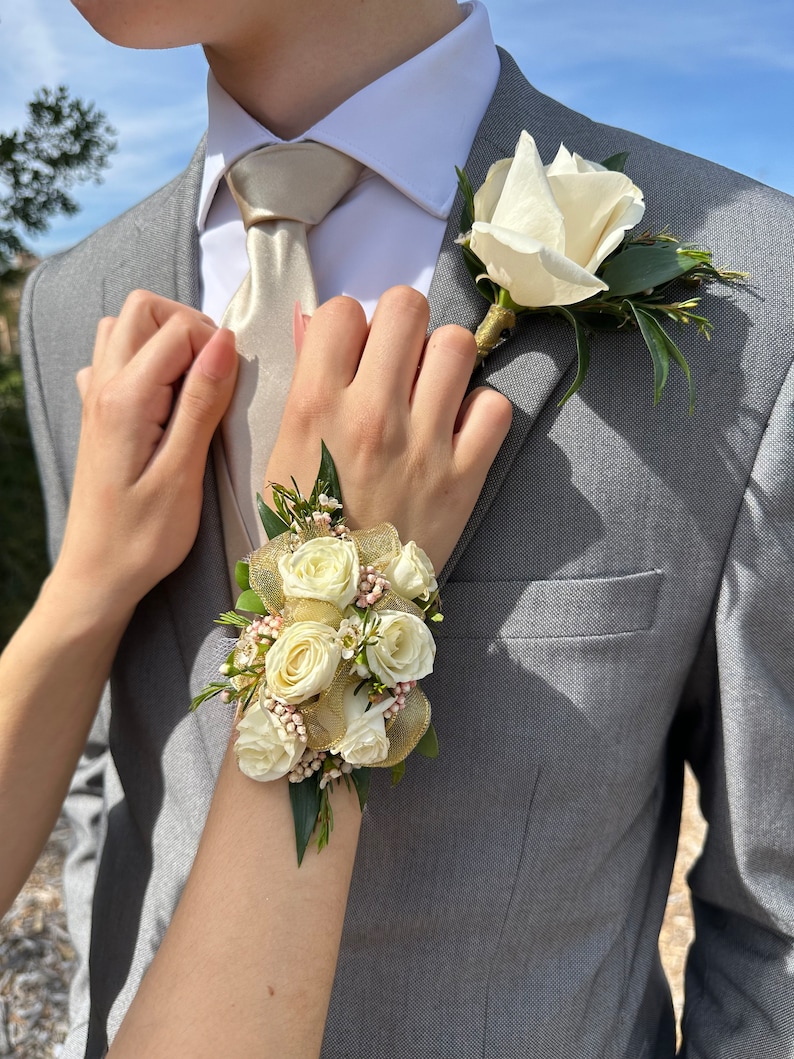 Custom Silk Floral Corsage and Boutonniere Set Capture the Fresh Flower ...