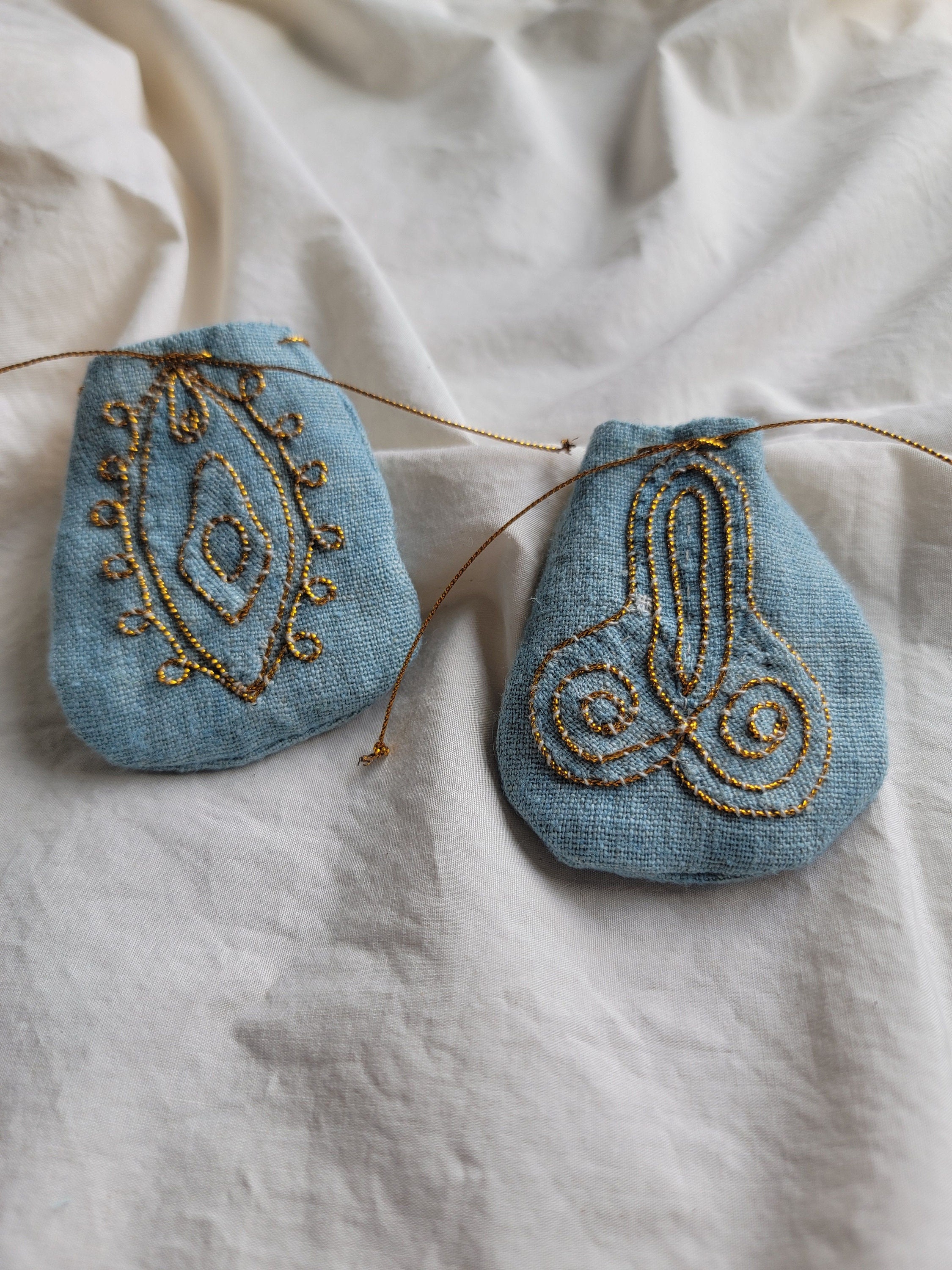 Hand-dyed Linen Amulet Pouch, Drawstring Bag for Small Trinkets ...