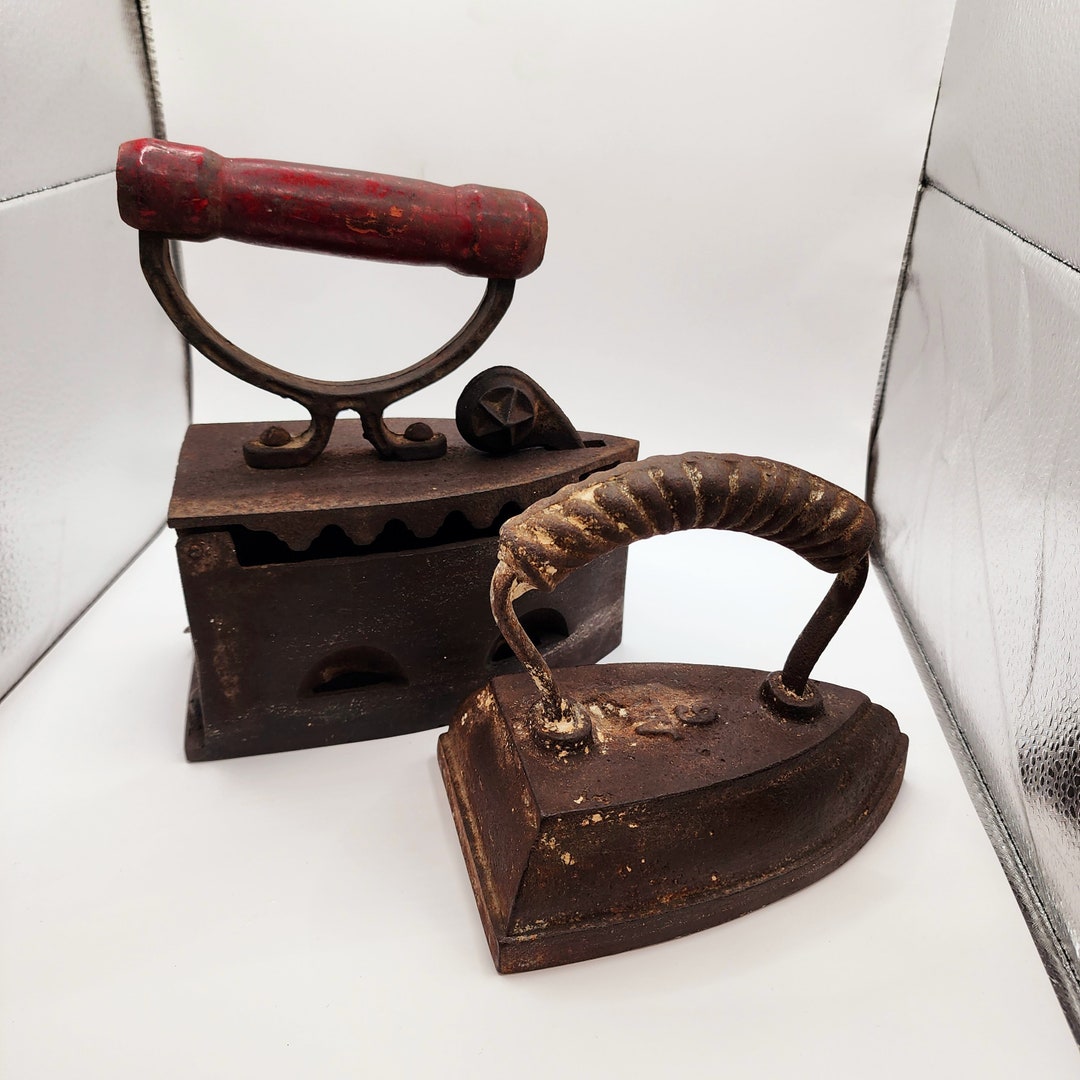 Antique Sad and Box Iron With Star - Etsy