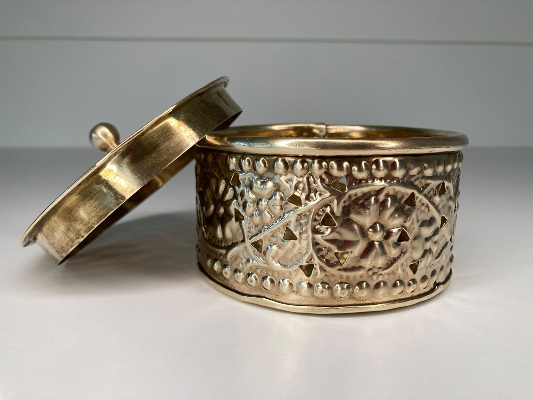Vintage Round Brass Box With Lid - Etsy