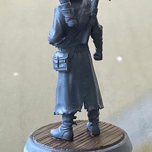 Human, Male, Ranger/rogue in Leather and Cloak, Mohawk, Crossbow on ...