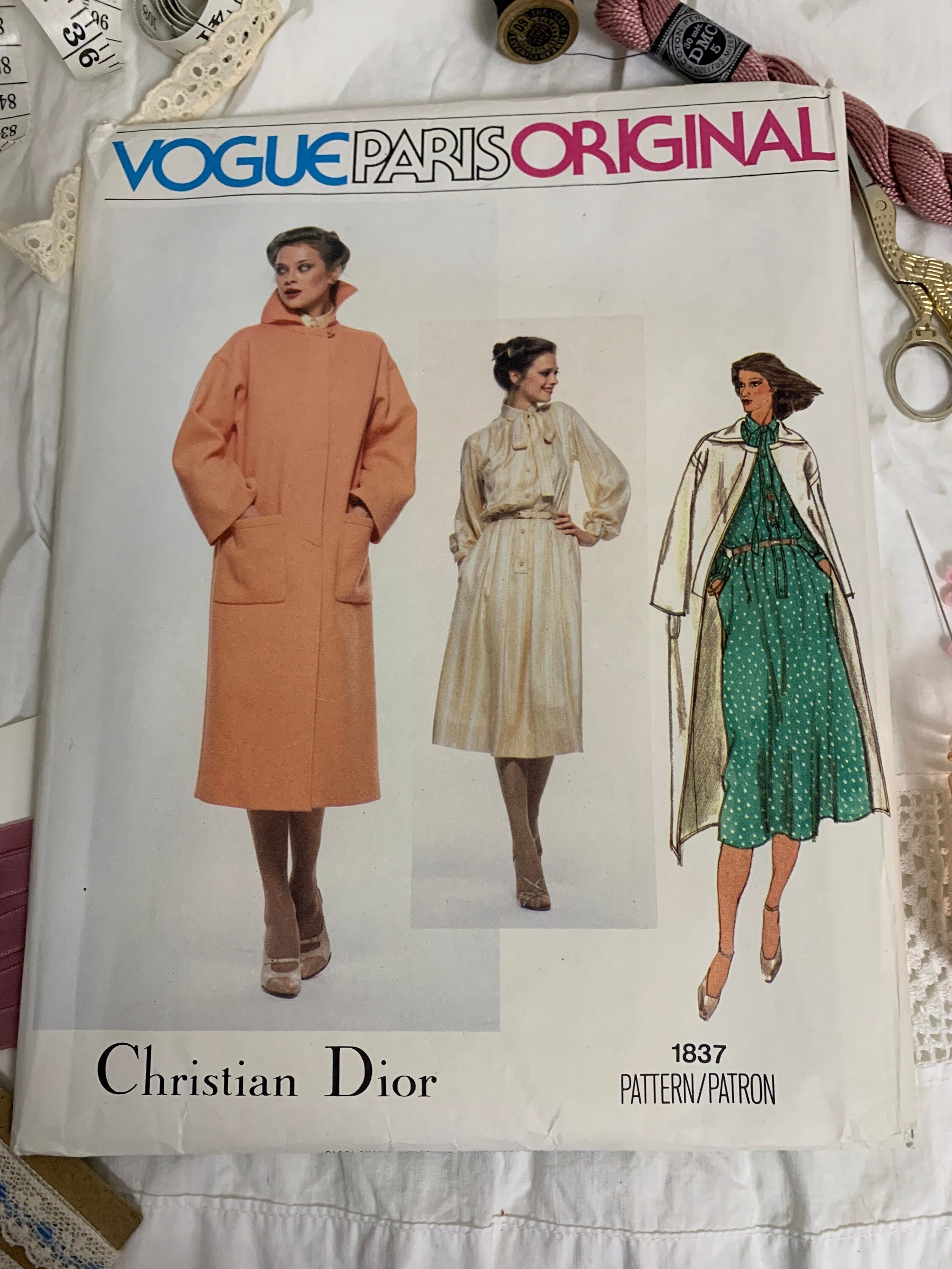1970s VOGUE Christian Dior Sewing Pattern 2911 Misses Above