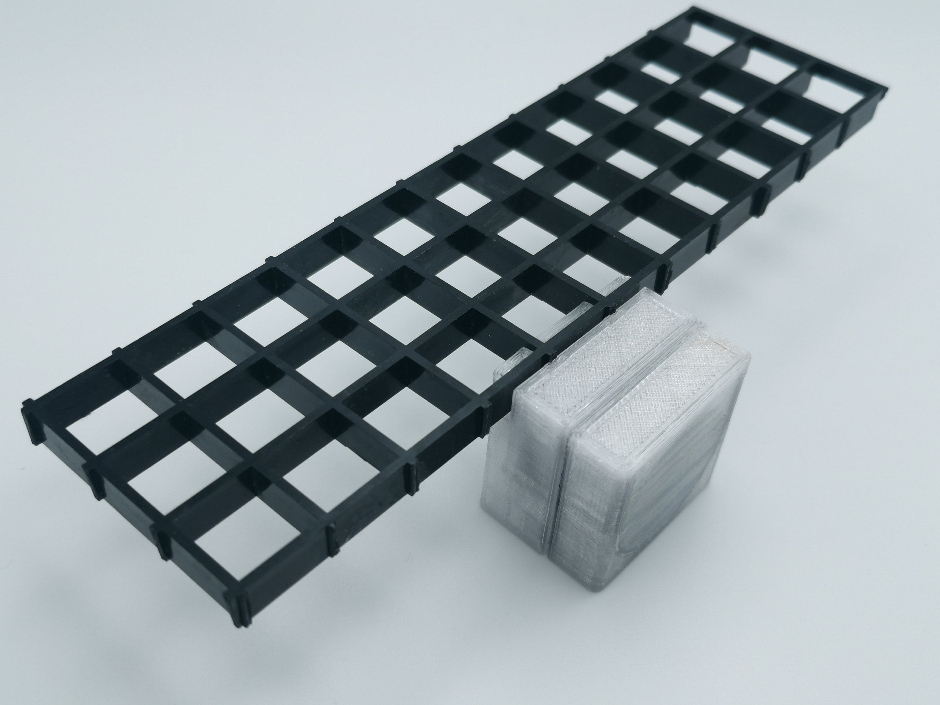 World's First Modular Magnetic Frag Rack for Eggcrates - "tiggergrip ...