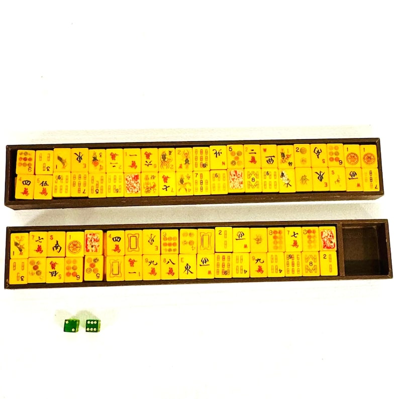 Vintage 1940s Bakelite Mahjong Set With Art Deco Case, 156 Tiles ...