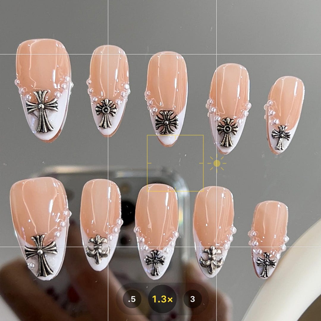 Custom Hand Painted Elegant Medium Almond Press on Nails |crow Heart ...