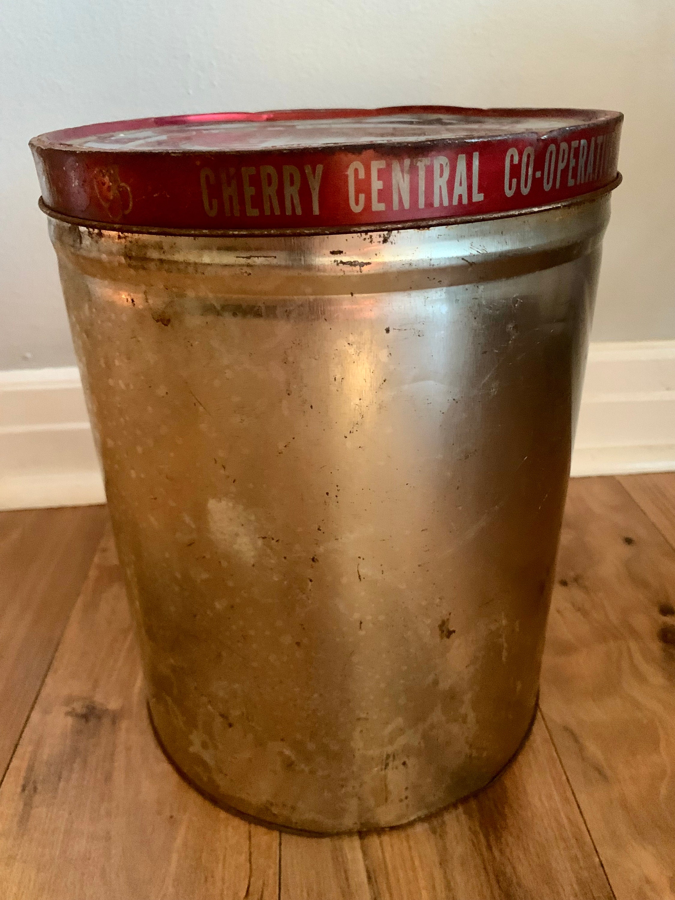 Vintage Cherry Central Co-op Cherry Growers Tin Traverse City Michigan ...