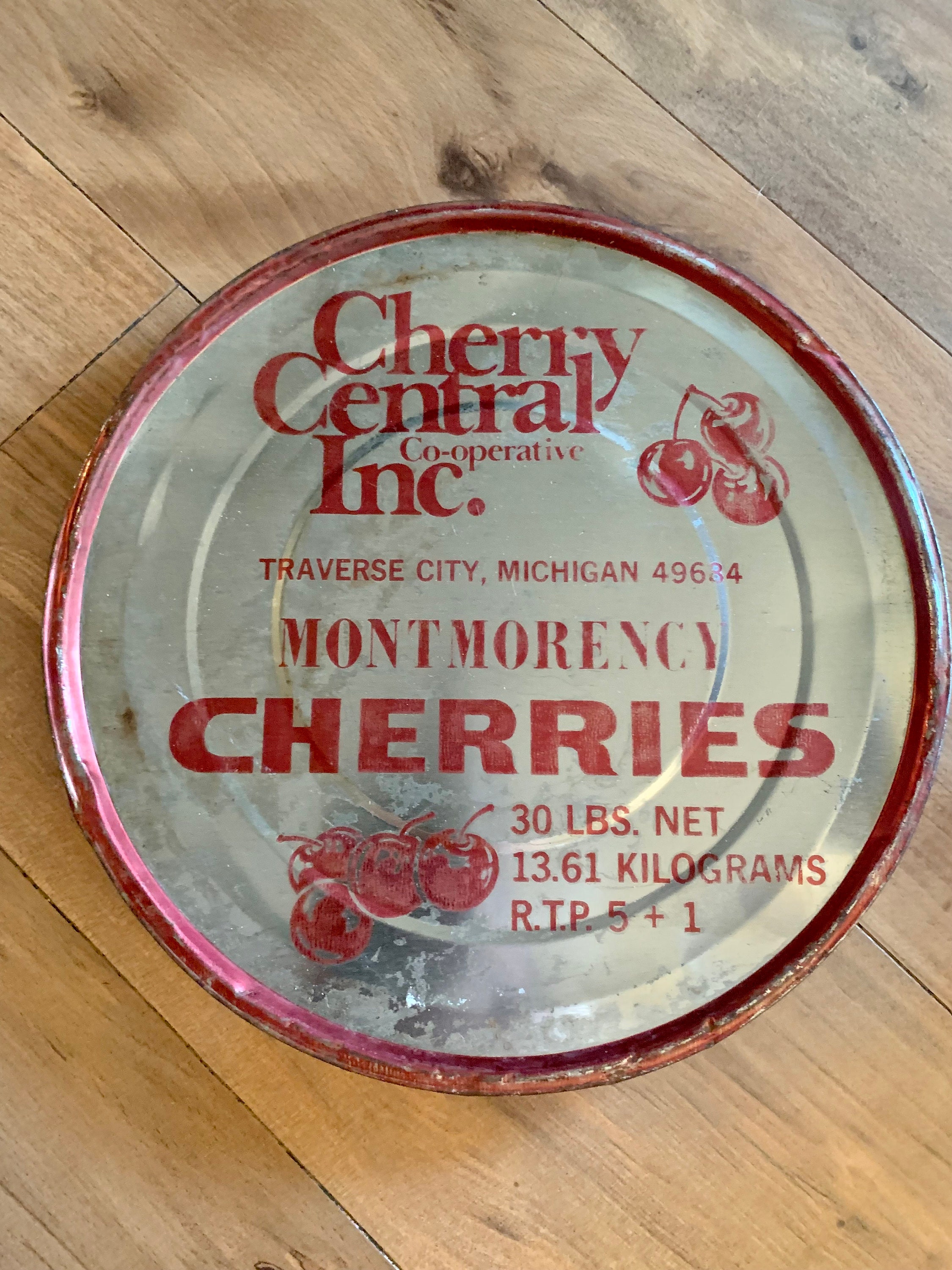 Vintage Cherry Central Co-op Cherry Growers Tin Traverse City Michigan ...