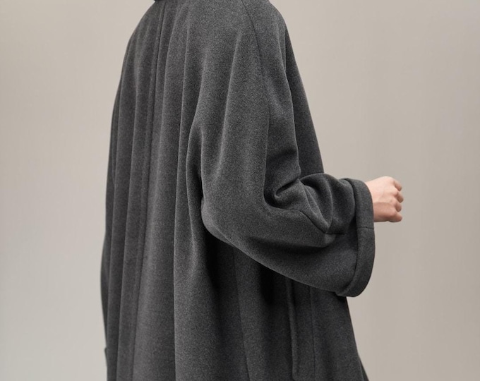 Flowy Italian Virgin Wool Coat in Grey | Sleek Wool Coat, Women's XXL ...