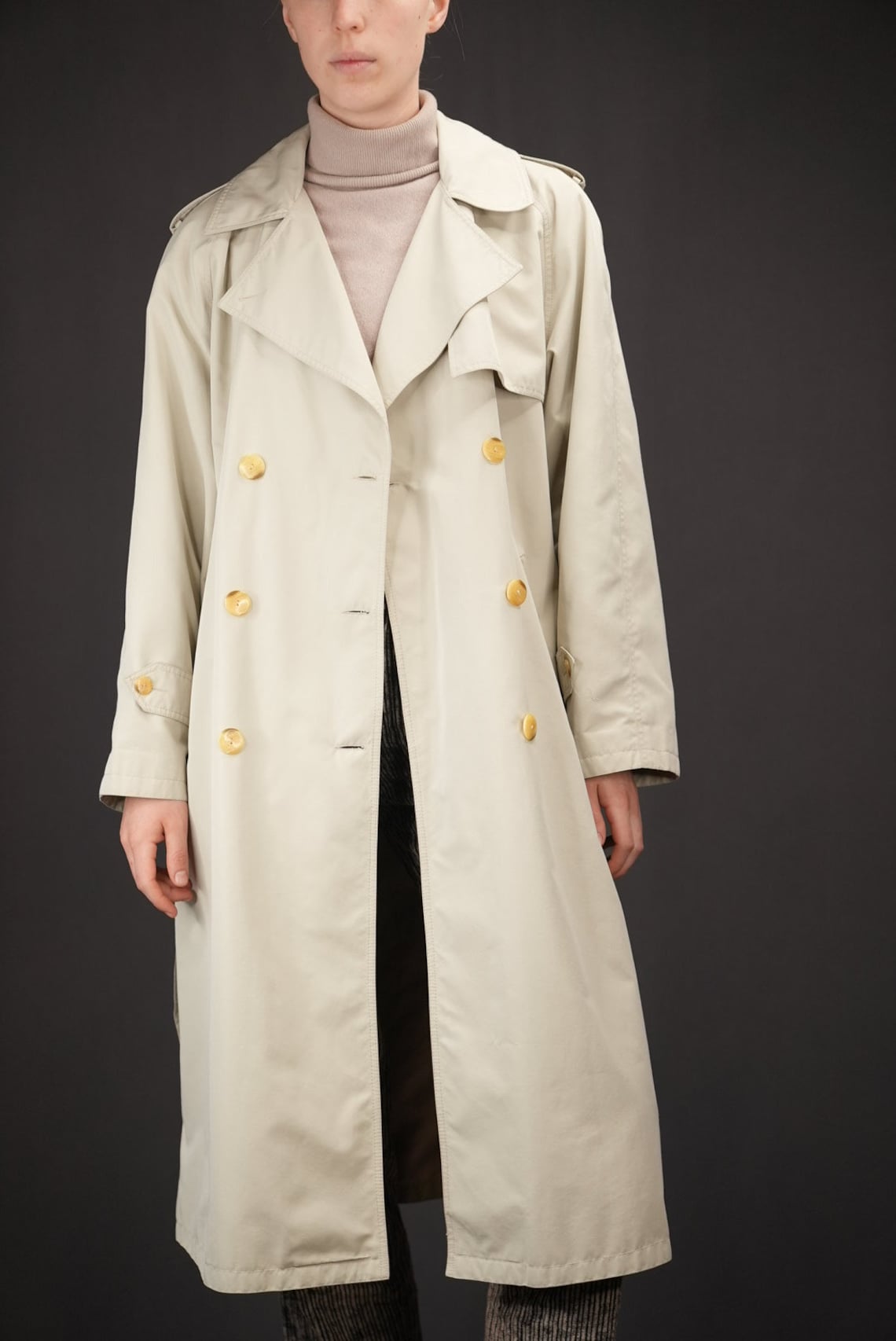 Classic Vintage Trench-coat Light-weight in Cream White Made in France ...