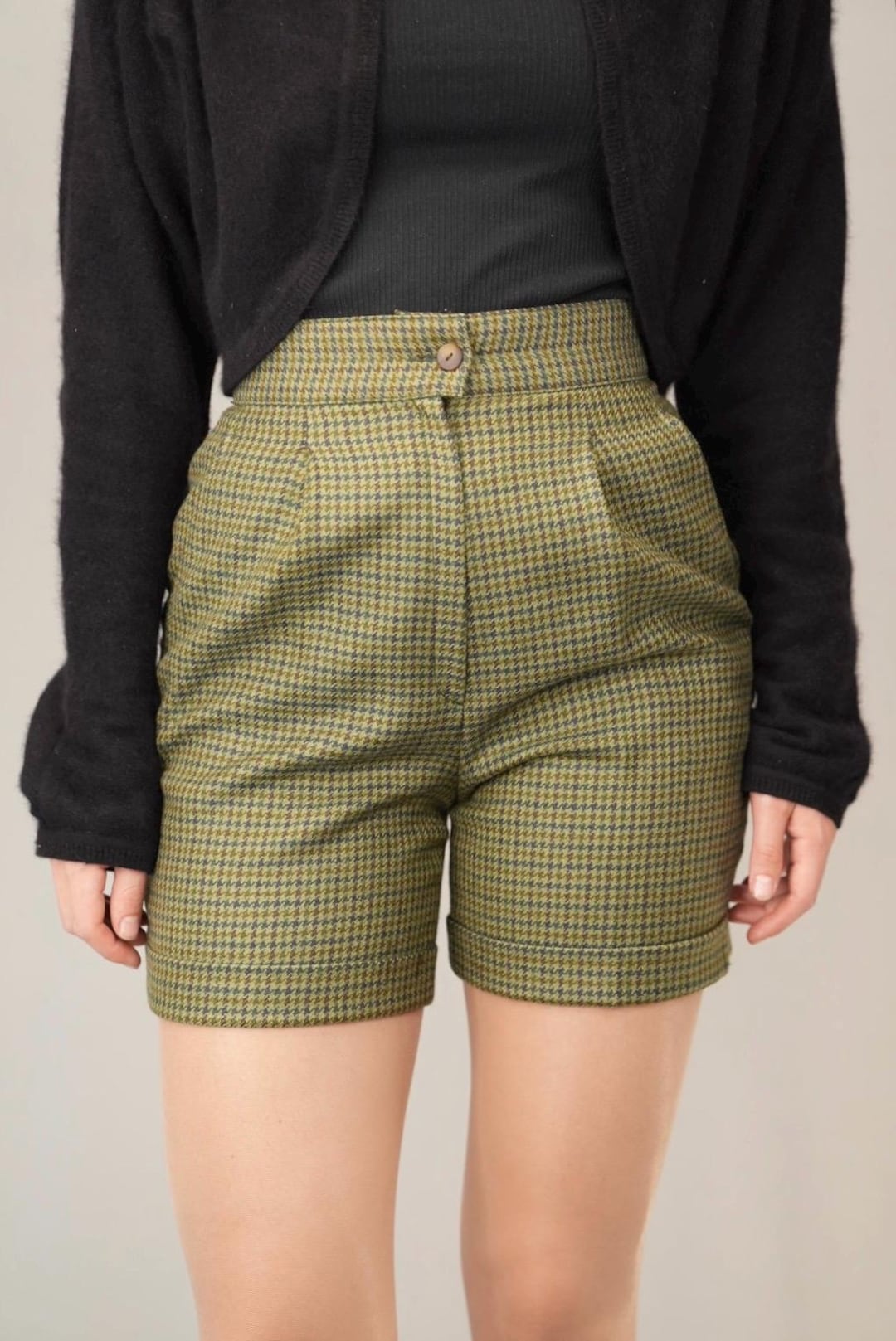 Vintage Wool Shorts With Houndstooth Pattern in Tones of Green | Women ...