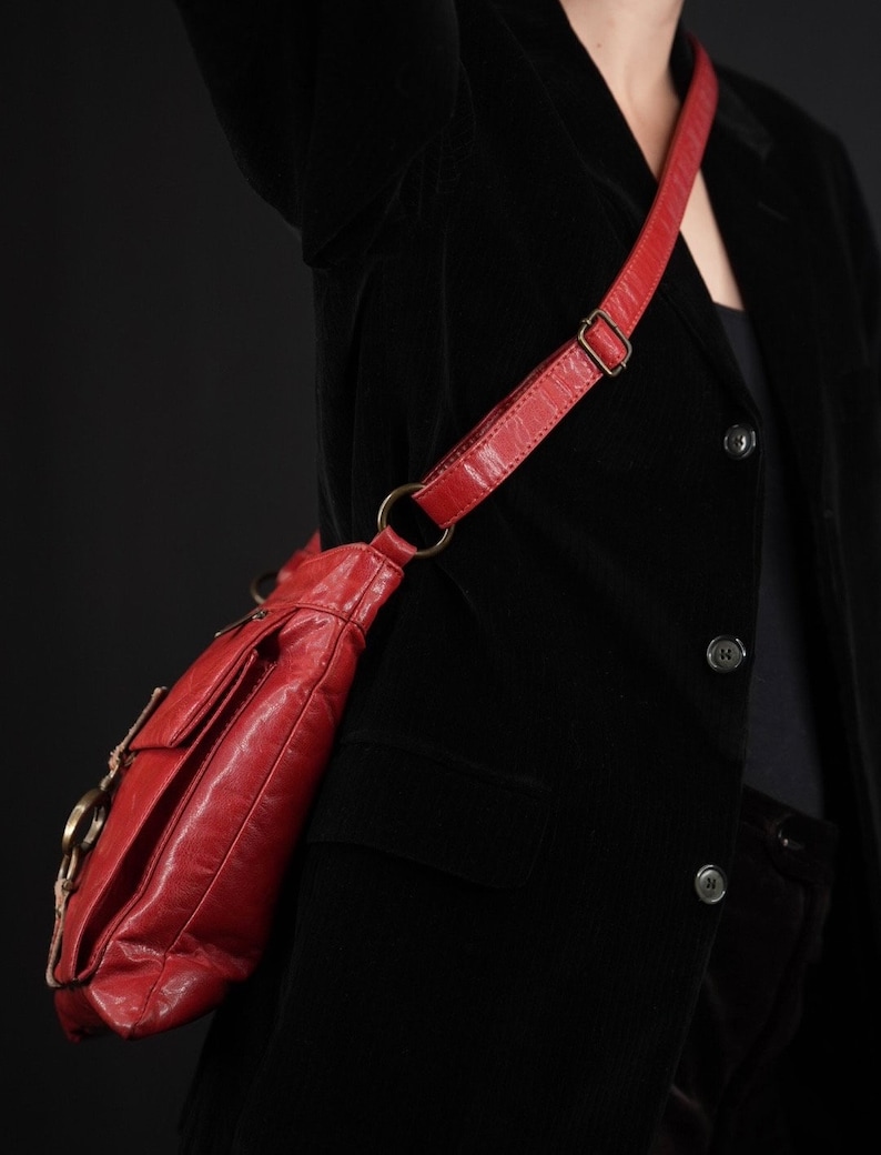Vintage Red Leather Shoulder Bag With Metal Fastener Vera Pelle, Made ...