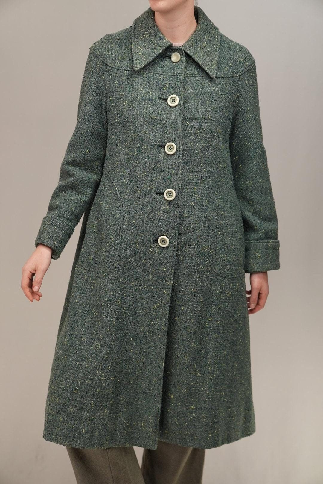70s Dutch Vintage A-line Wool Coat in Speckled Green | Size M | Made in ...