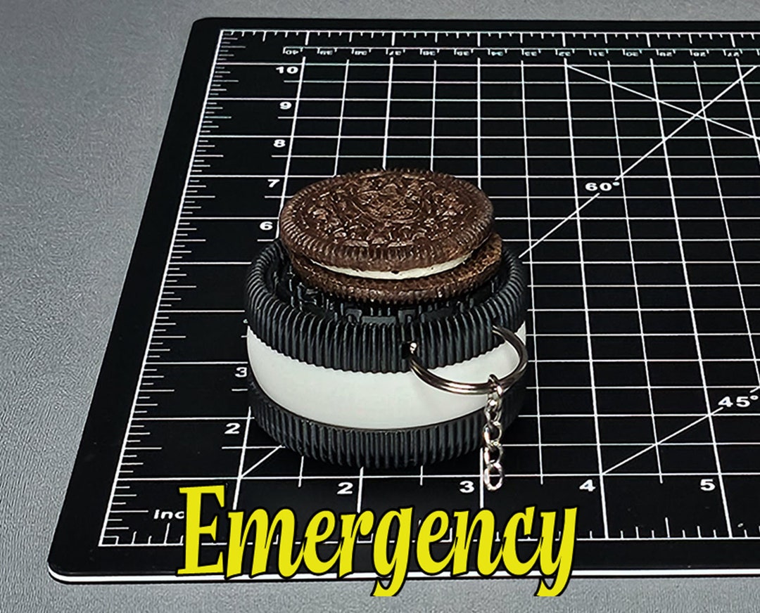 Emergency Oreo 3D Printed Oreo Themed Cookie With a Keychain Attached ...