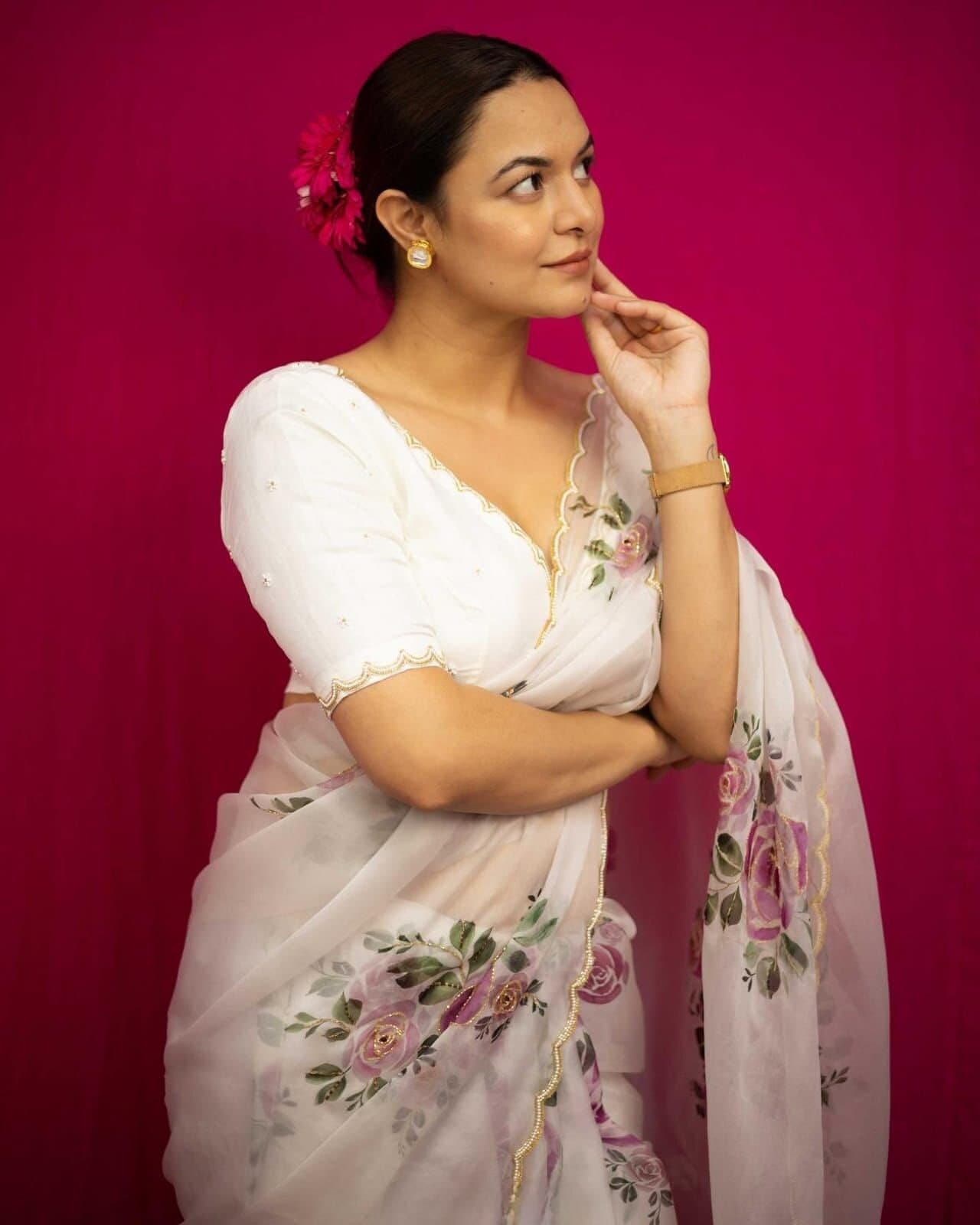 Soft Satin Organza Flower Handprint in Saree With Pearl 2 Colours Cut ...