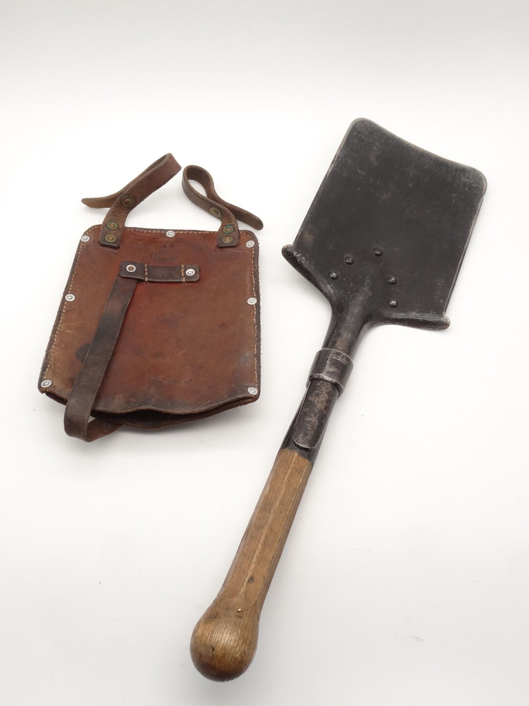 Swiss Army Military Entrenching Tool WW2 Leather Sheath Shovel Spade ...