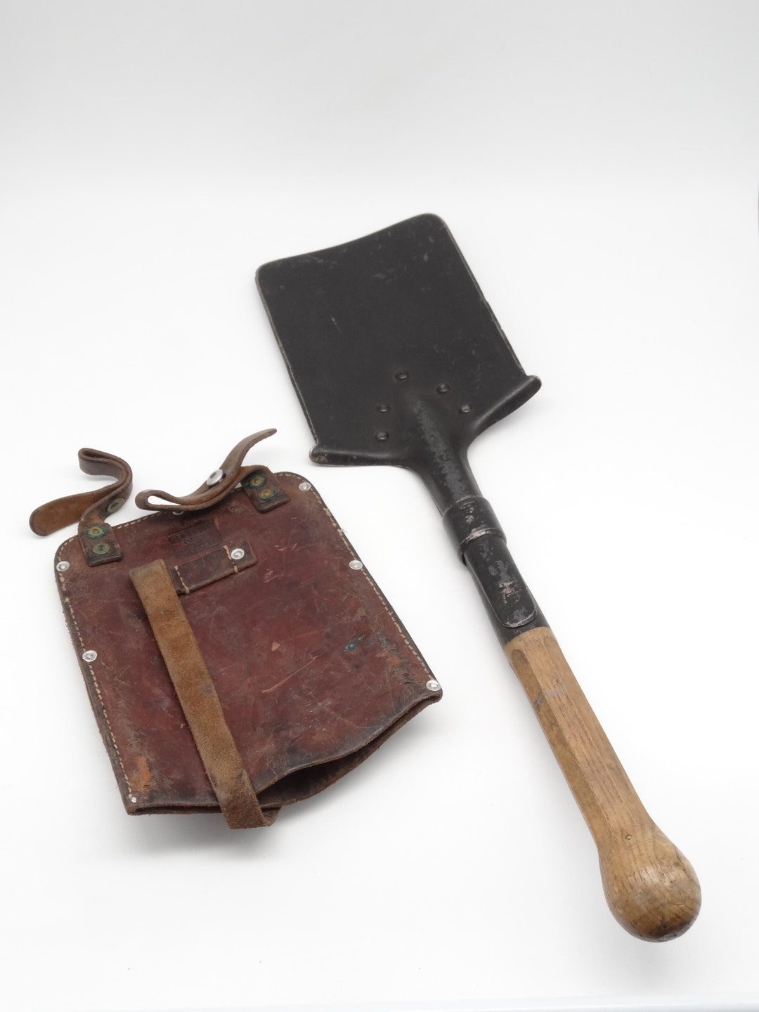 Swiss Army Military Entrenching Tool WW2 Leather Sheath Shovel Spade ...