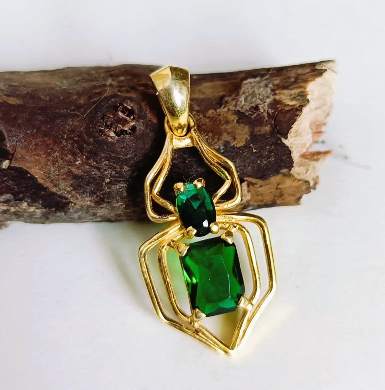 Spider Emerald Pendant Necklace, 14k Gold Unique Insect Charm,octagon ...