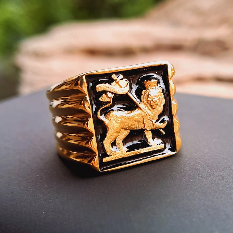 Crown Mens Signet Ring - Etsy