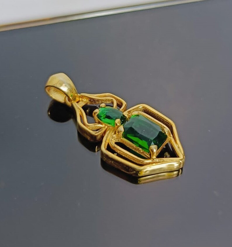 Spider Emerald Pendant Necklace, 14k Gold Unique Insect Charm,octagon ...
