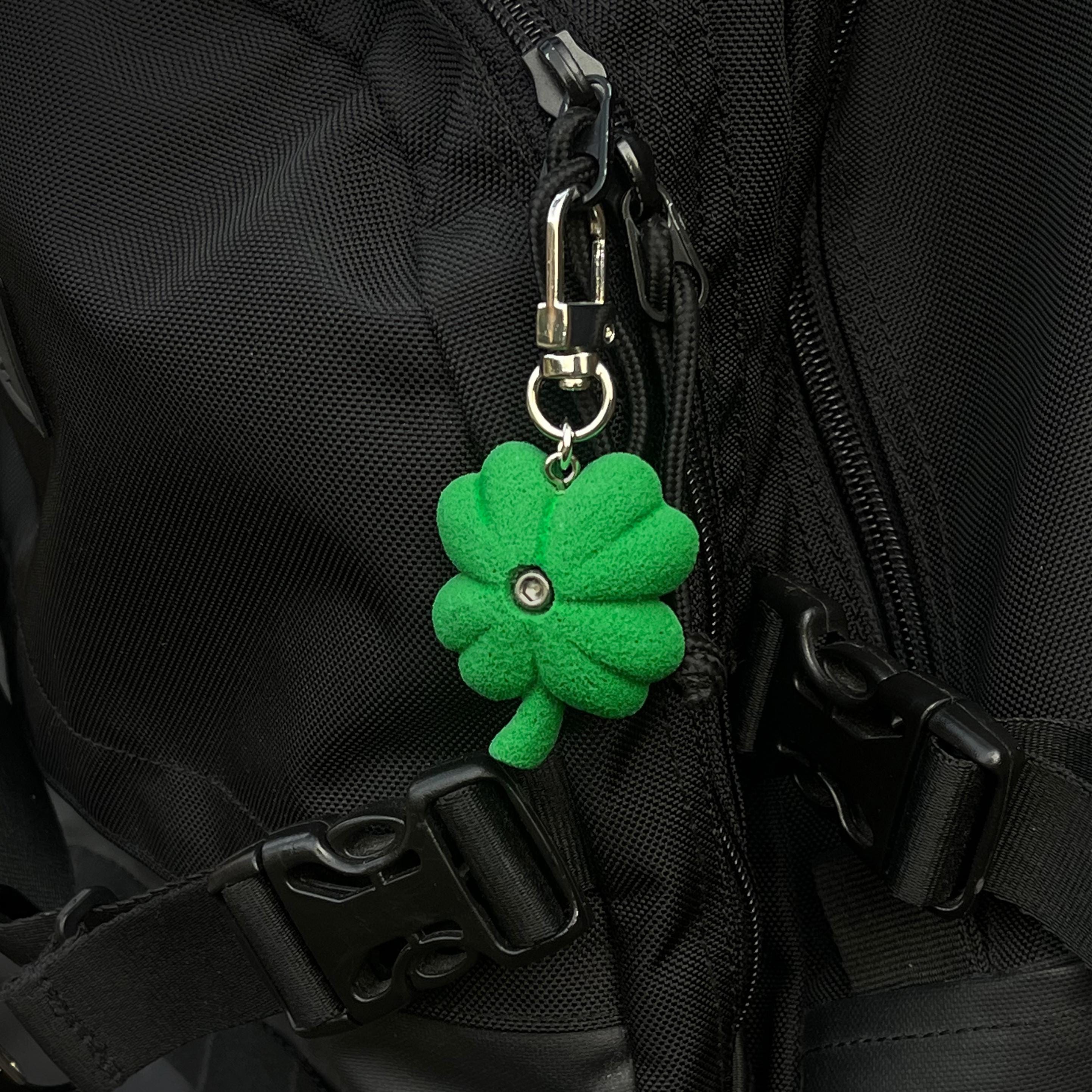 ALLTAGLICH Handmade Climbing Four Leaf Clover Hold Keyring Forestgreen ...