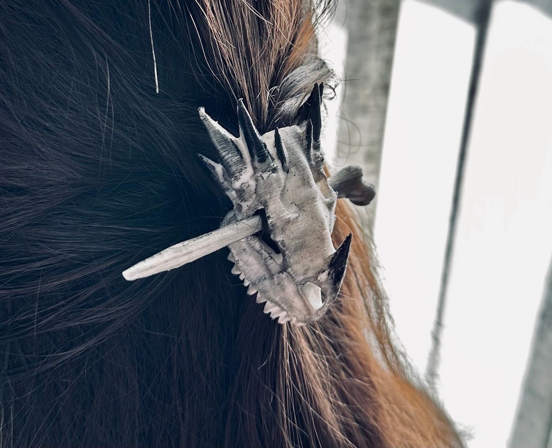3D Printed Dragon Skull Hair Pin: Cosplay Accessories, DND Gift - Etsy