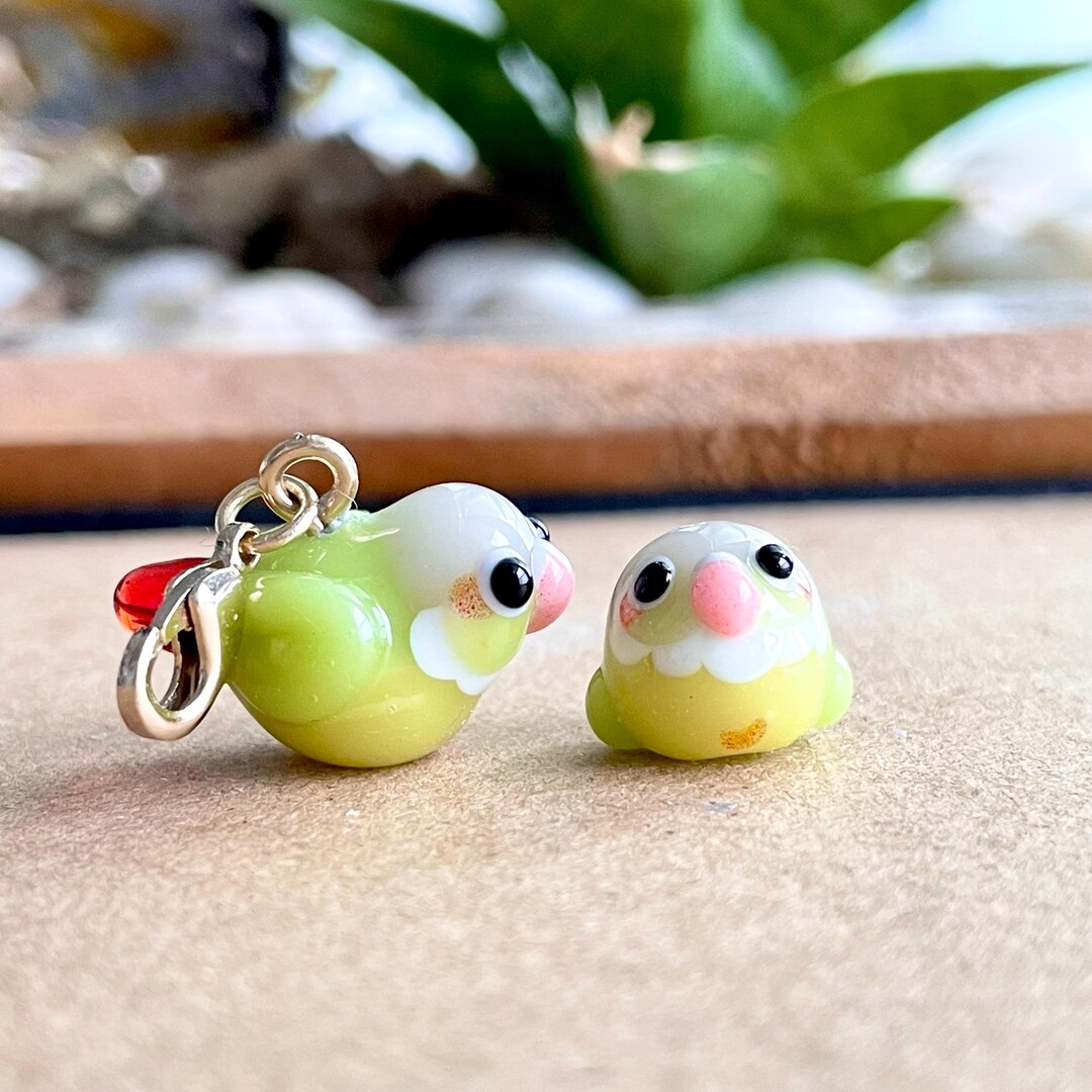 Lampwork Glass Cinnamon Green Cheeked Conure Bird Bead Charm: Keychain ...
