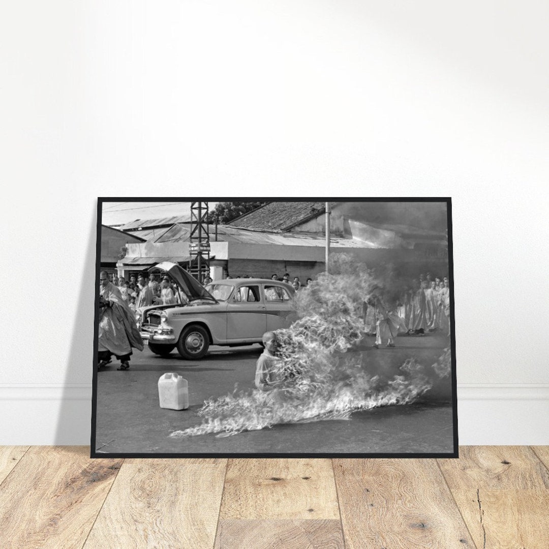 The Burning Monk (1963) Framed Picture |thích Quảng Đức Budhist Monk ...