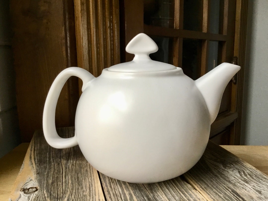 White Chantal Vintage Tea Pot, Designed in USA, 2003 - Etsy