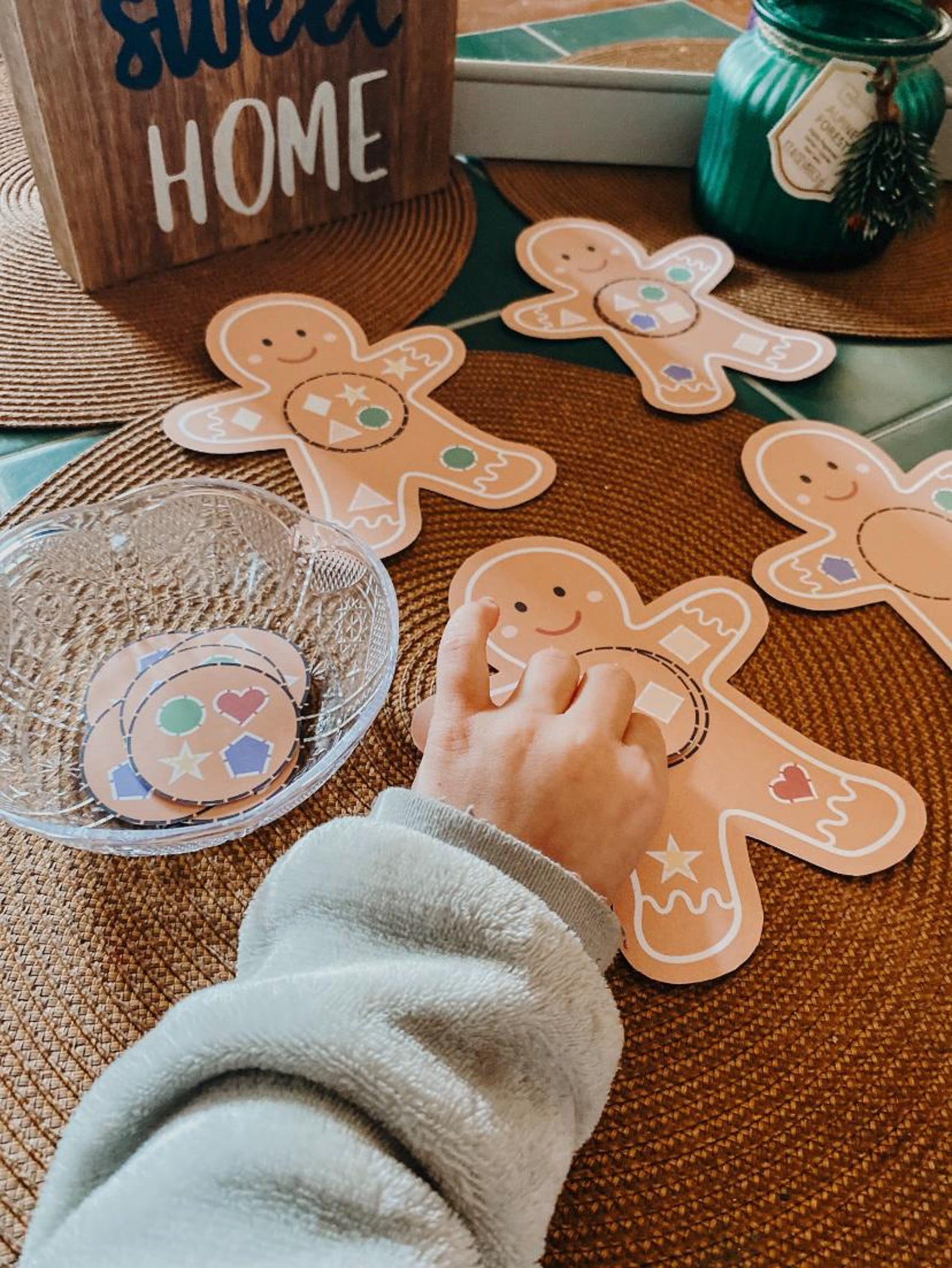 Gingerbread Shape Puzzles, Pattern Practice for Kids, Holiday Learning ...