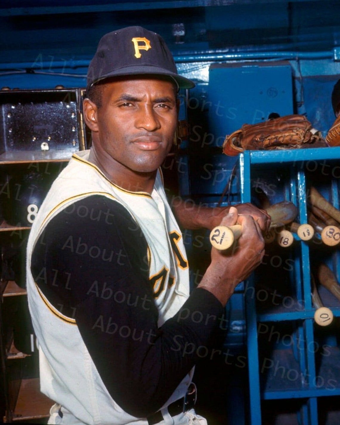 Roberto Clemente With the Bat That He Made His 3000th Hit With - Etsy