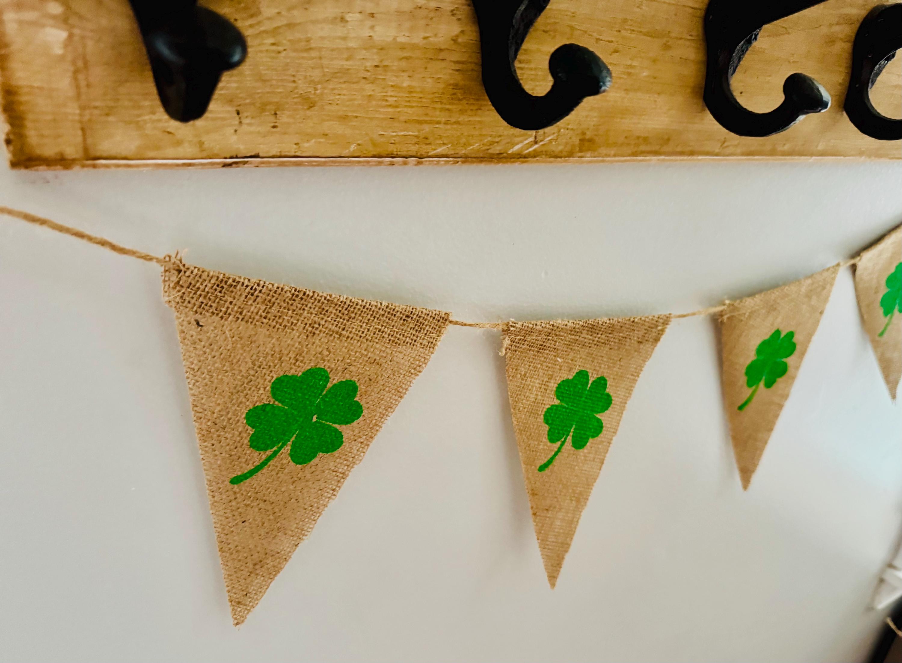 Shamrock Banner, St Patricks Day Banner, Shamrock Bunting Garland ...