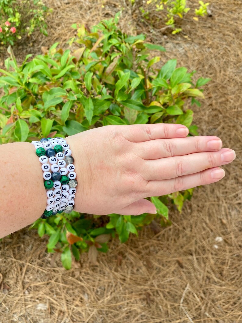 I Am Strong - Positive Affirmation Beaded Bracelet - Etsy