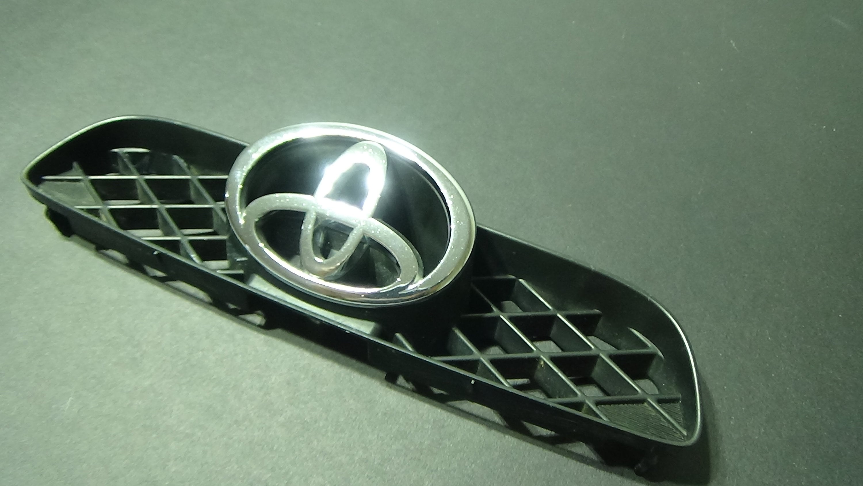 2000-2002 Toyota Celica Front Bumper Grille Emblem - Etsy