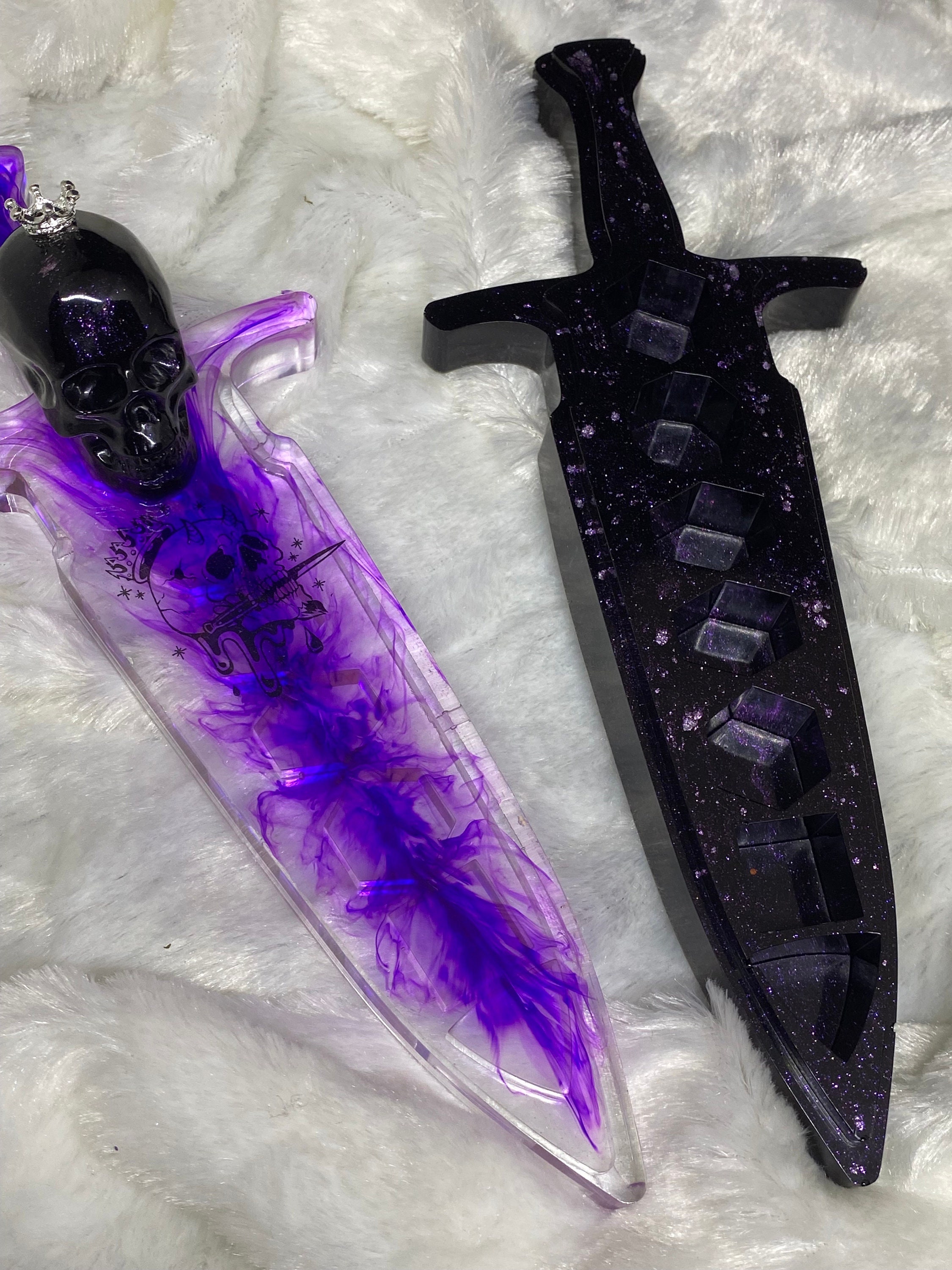 Custom Dagger Dice Box, Dungeons and Dragons Dice Holder With a Custom ...