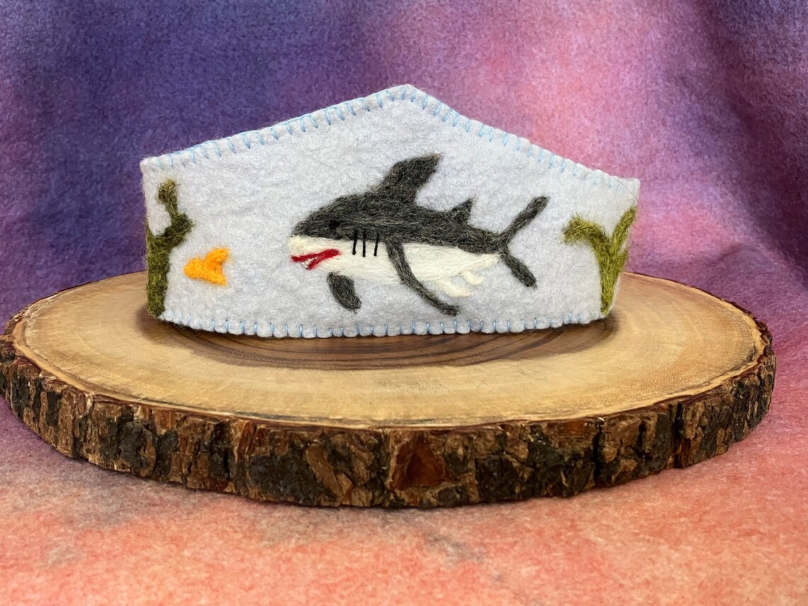 SHARK Waldorf Wool Crown - Etsy